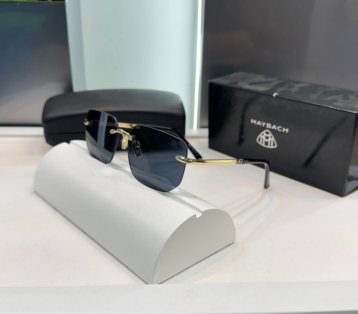 Maybach Black Metal Limited Edition Luxury Shade With Original Packing ...